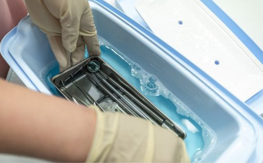 How to disinfect podiatrist equipment in Belgium?